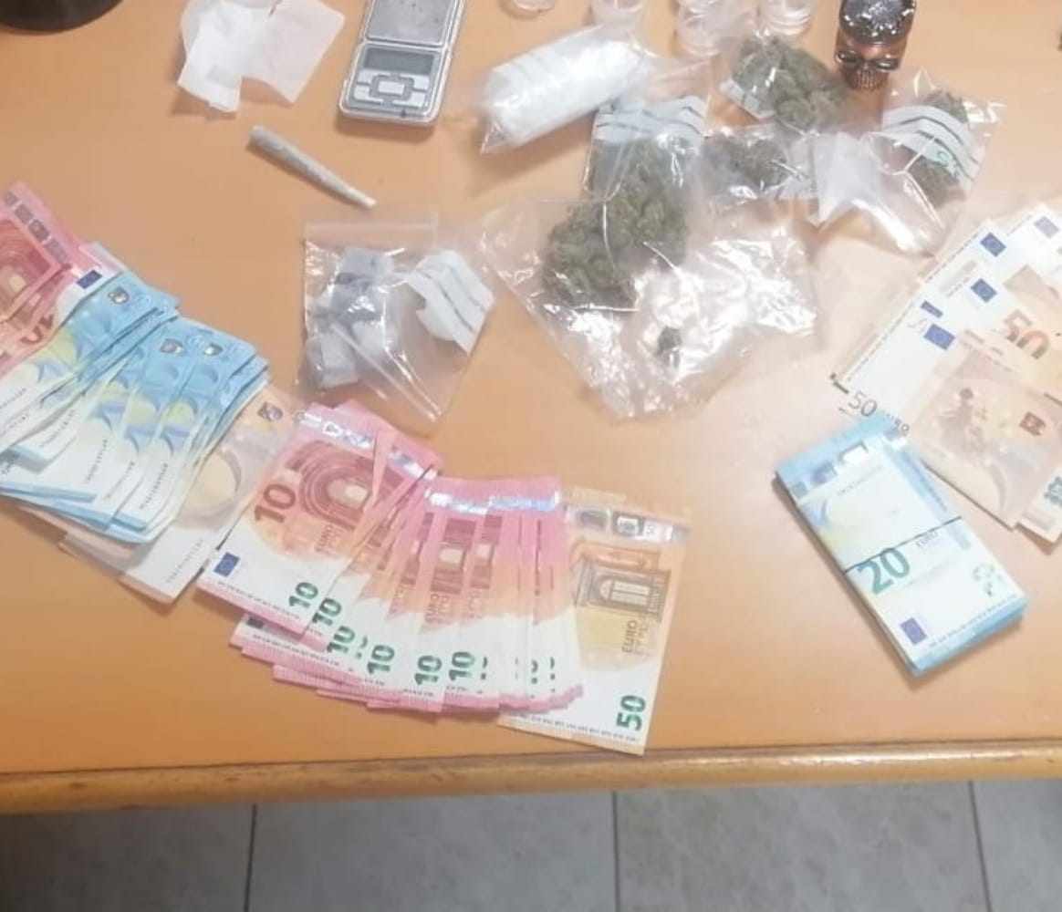 Droga in auto, 4 giovani in manette nel Tarantino - CosmoPolis